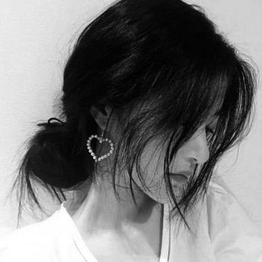 女头黑白权威图标