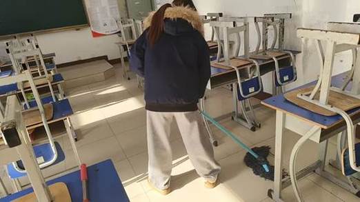 手机空间严重不足怎样清理图标