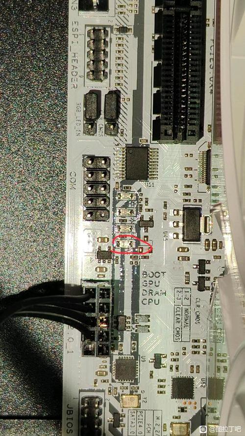 主板一闪一闪 无法开机图标