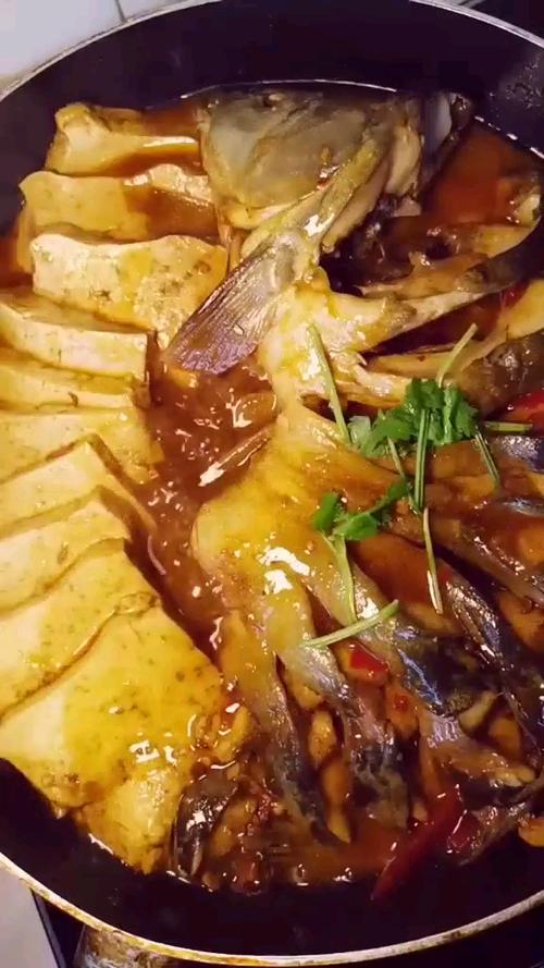 东北鲤鱼炖豆腐的做法图标
