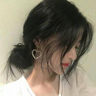 高傲的女生图标