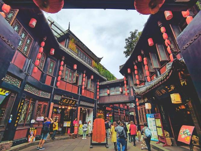 锦鲤市场一条街截图