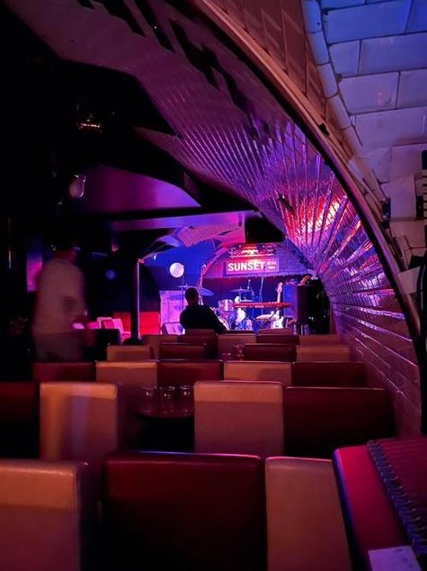des是什么酒吧图标