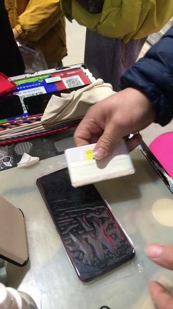 贴膜按压屏幕会不会坏图标