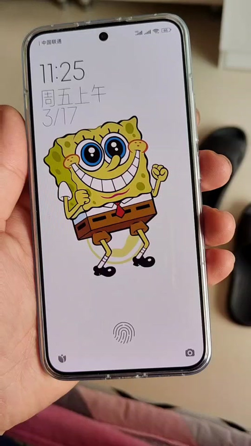 手机前置摄像头一直亮截图