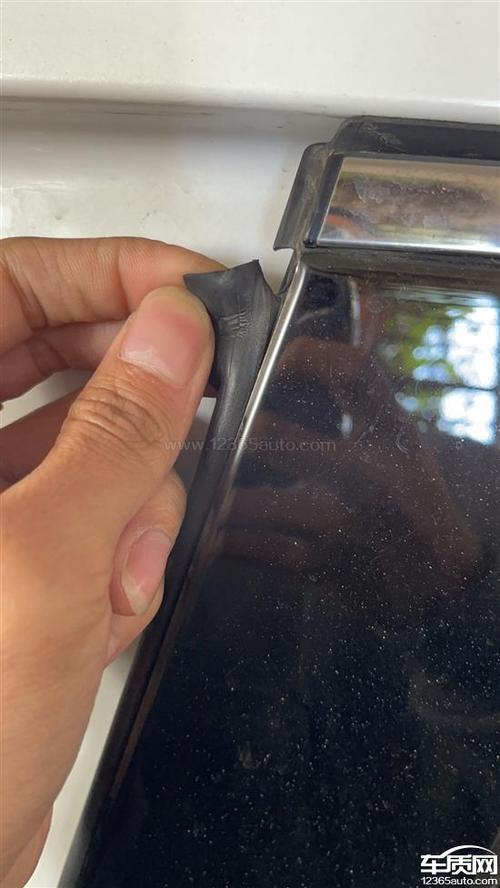 车门边胶条脱落能用502粘吗截图