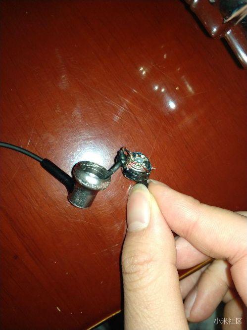 小米圈铁耳机拆解教程