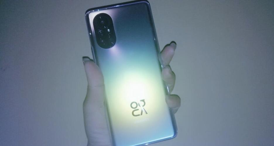 华为nova8插上耳机还是外放图标