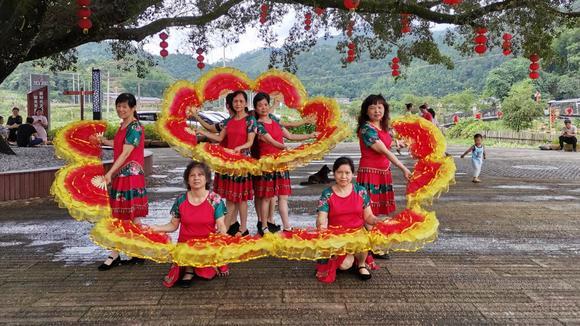 好日子扇子舞完整版游戏截图