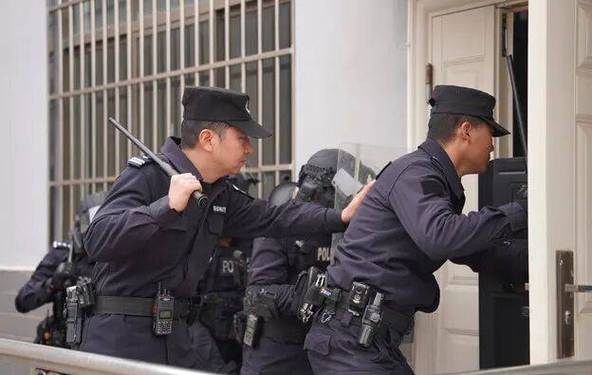 民警三个白皮书发声亮剑图标