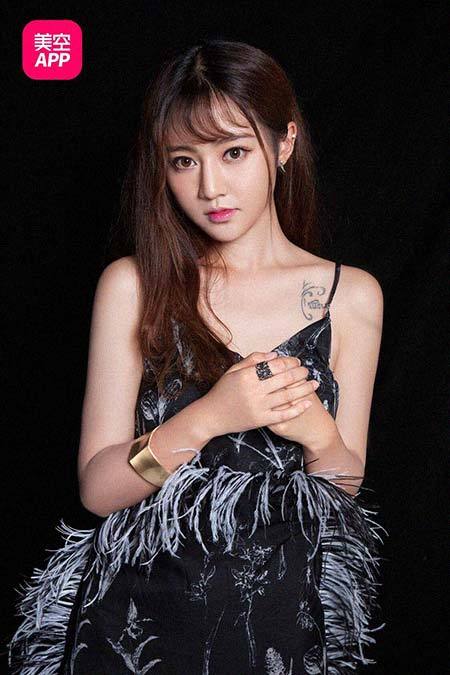 陌陌广告封面女郎图标