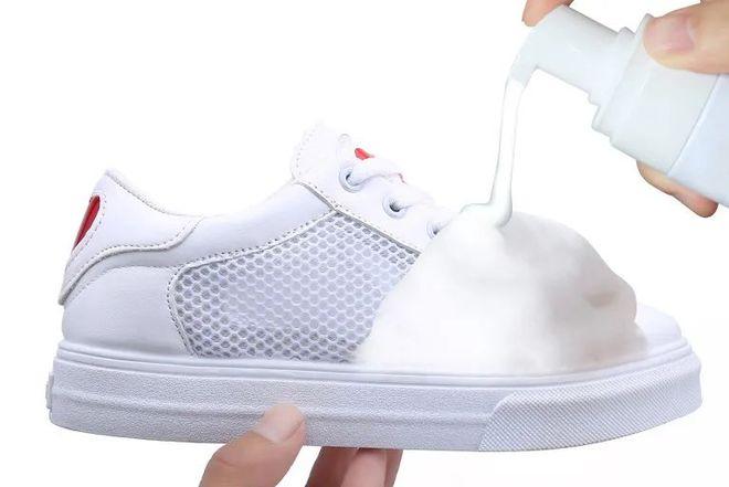 怎么洗白鞋子可以变白
