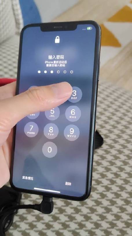 苹果11触摸不灵敏