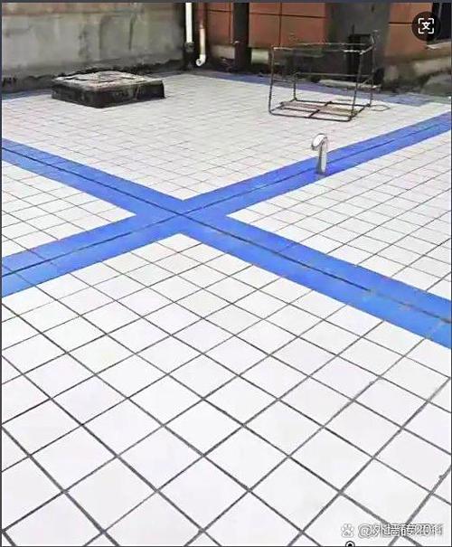 瓷砖掉了怎么补贴更牢固