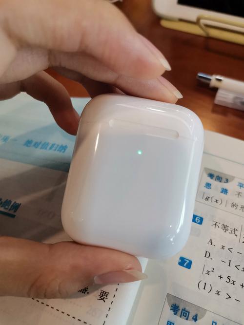 耳机充满电后灯还亮吗图标