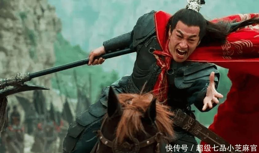 谁能打得过吕布缩略图