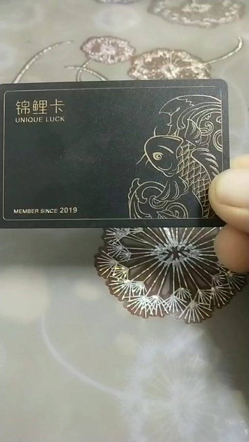 锦鲤多多怎么获得100张金卡图标