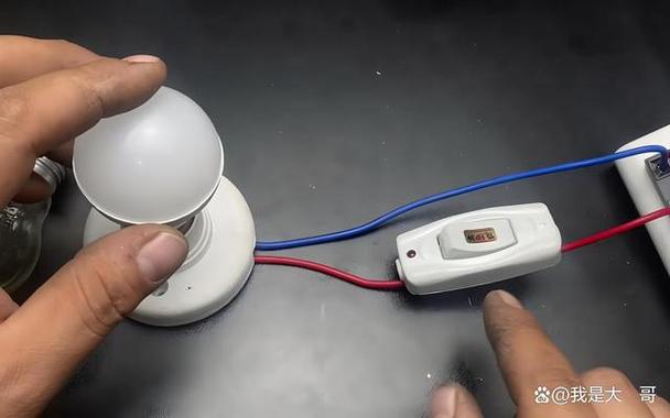 关灯后灯泡一直有亮光图标