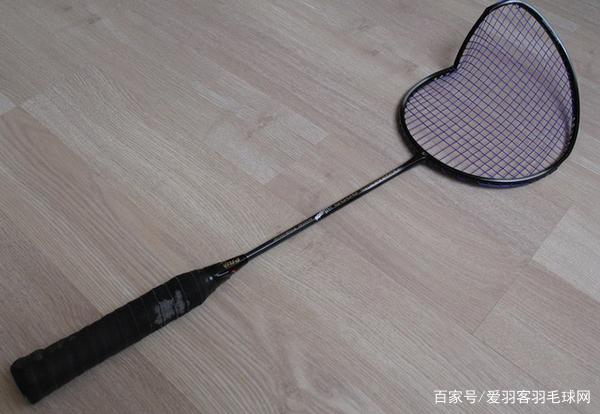 羽毛球拍变形还能调整回来么