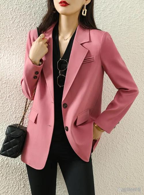 能驾驭粉色衣服的女人图标