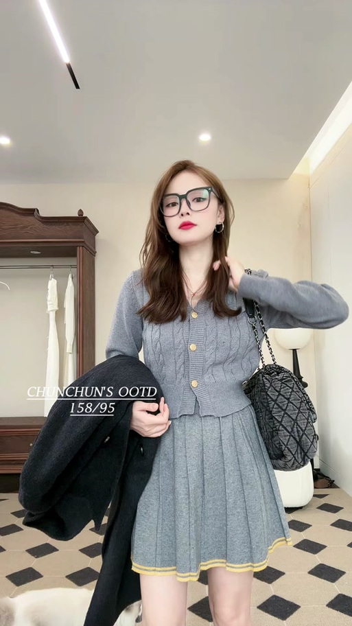 小红今天穿了一条蓝色的裤子图标