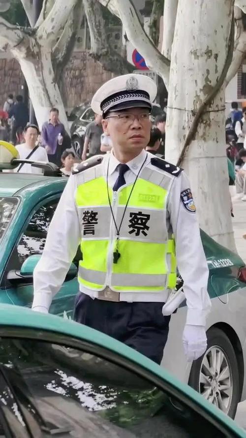 交警叔叔截图