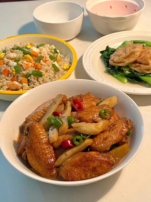 男朋友第一次吃女朋友做的饭正常吗图标