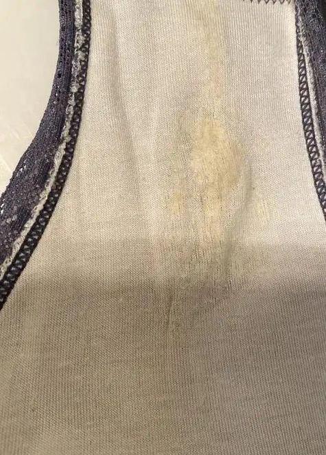隔着内裤摩擦,内裤很湿会得艾滋病吗