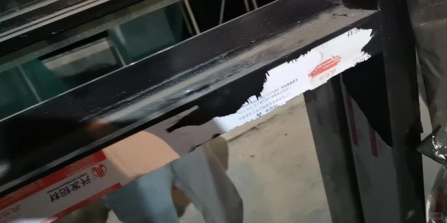 铝合金门上面的保护膜老化了,怎么清图标