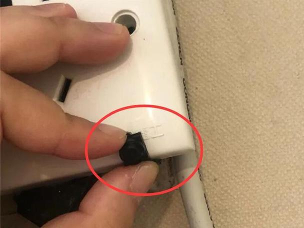 如何找出房间里隐藏的摄像头