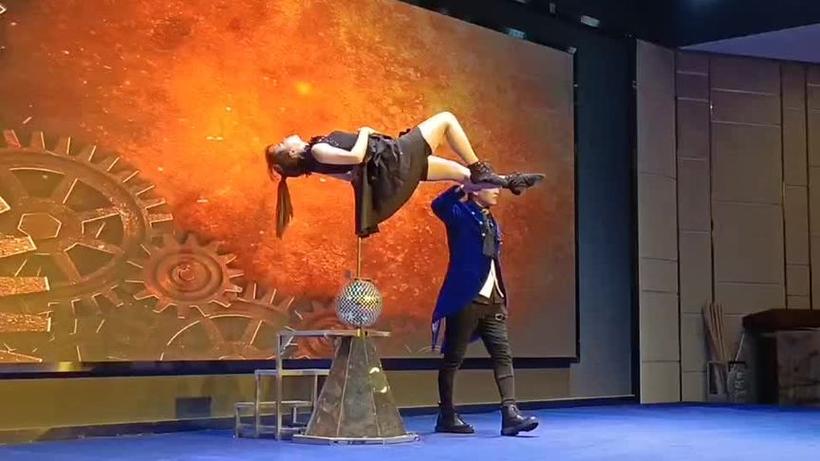 美女魔术师接龙全集截图