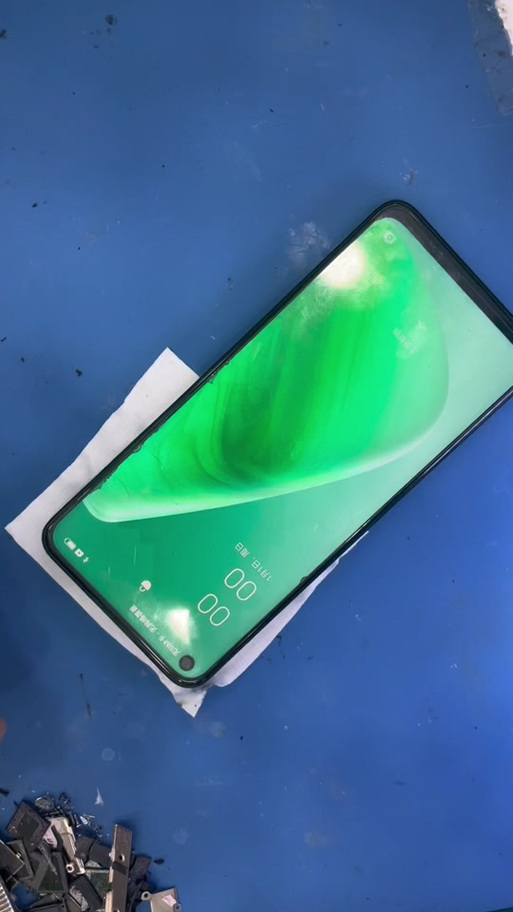 一加手机充电红色闪电截图