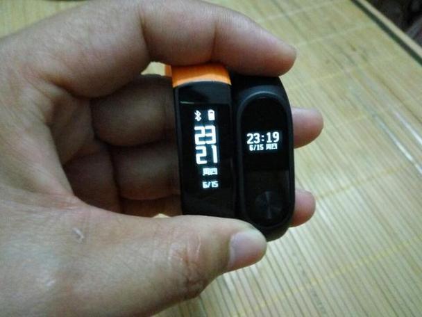 荣耀手环4和5的表带一样吗图标