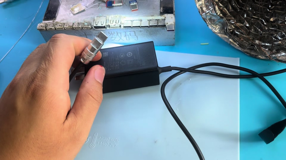大疆充电灯闪的维修方法