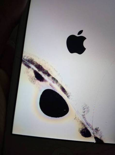 手机屏幕中间一行失灵截图