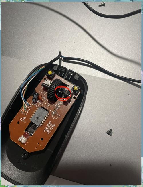 鼠标能拖动但是点不了图标