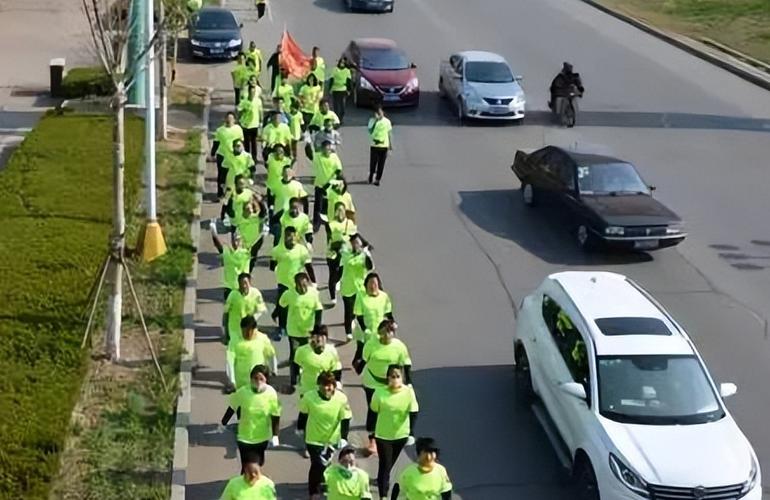 暴走团是干什么的图标