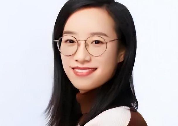 詹青云年薪多少