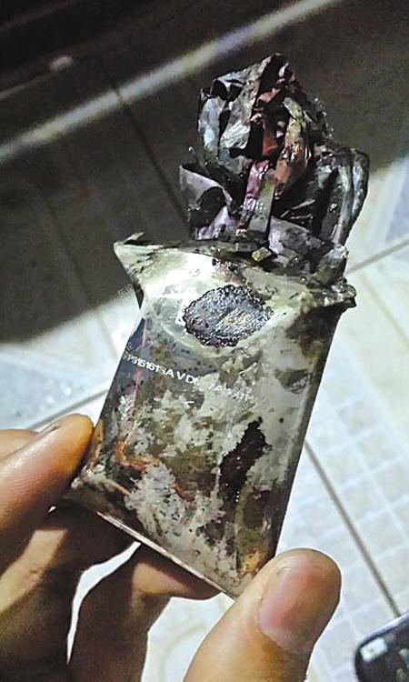 手机充电突然砰的一声缩略图