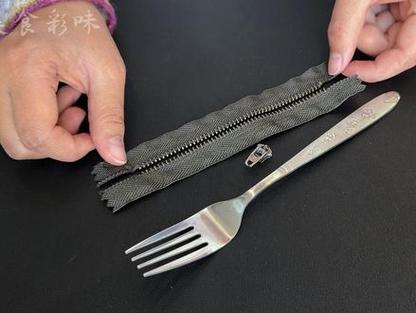 塑料拉锁拽掉了怎么安上图标