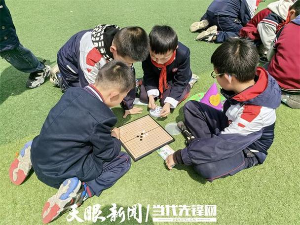 同学们在玩数7的游戏