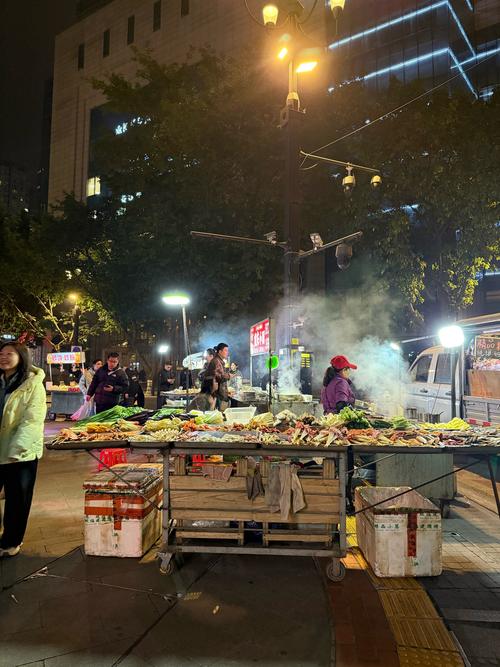 深夜的烧烤摊