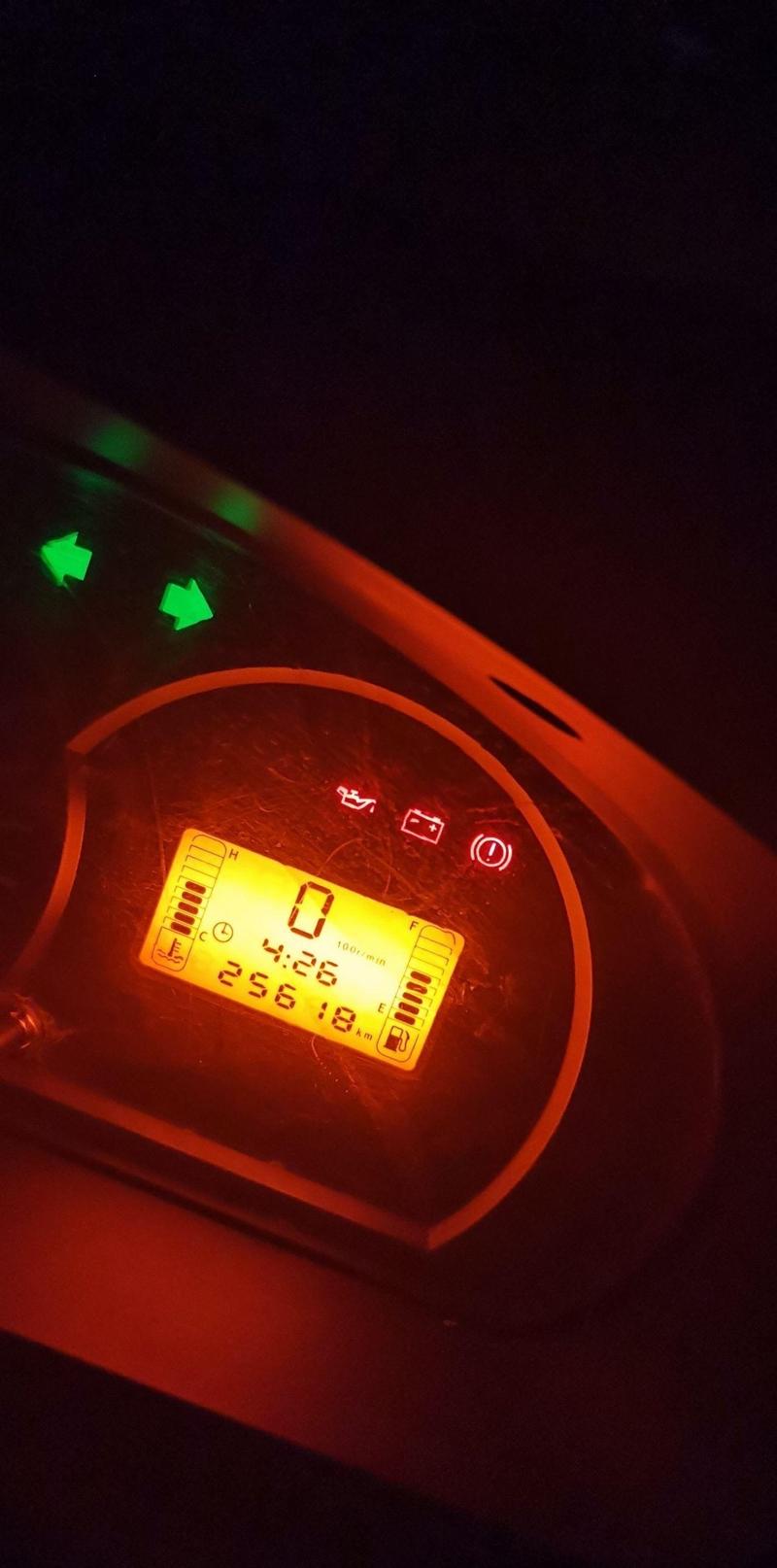 佳能70d 红色指示灯一直在闪图标