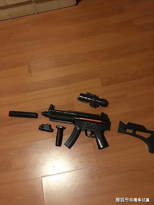 折叠冲锋枪水弹截图