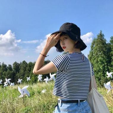 头像女侧面高冷短发图标