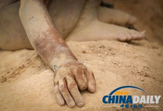 一个月不换衣服的男人图标