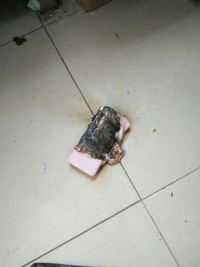 充电宝裂开了会爆炸吗图标