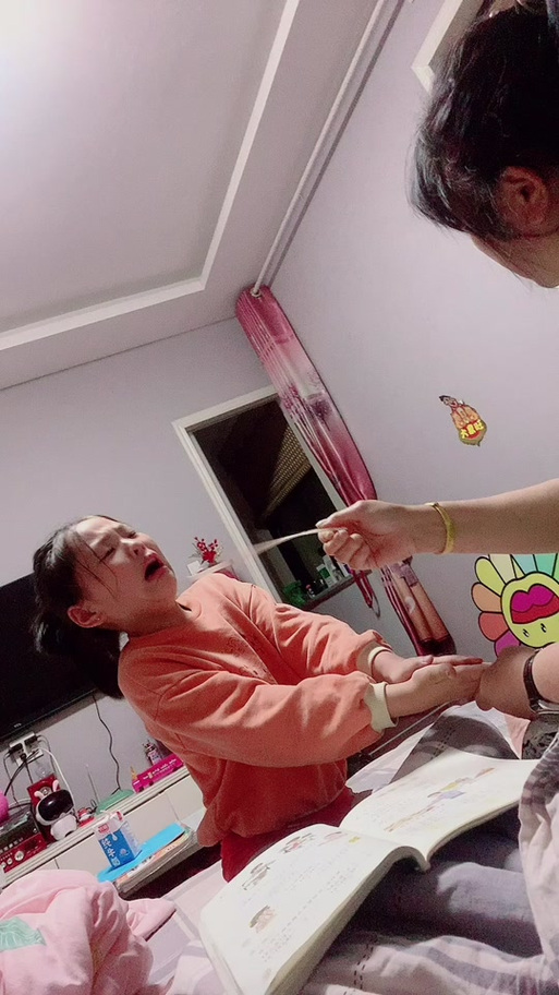 打手心视频完整截图