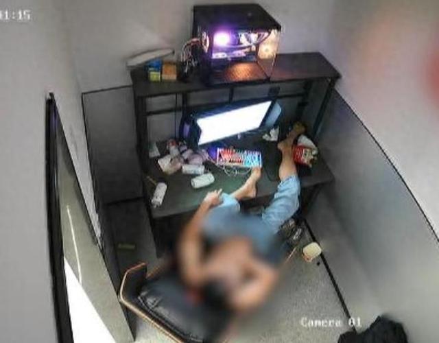40岁去网吧丢人吗图标