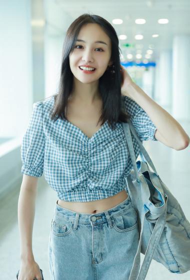 女生露脐装肚子中枪图标